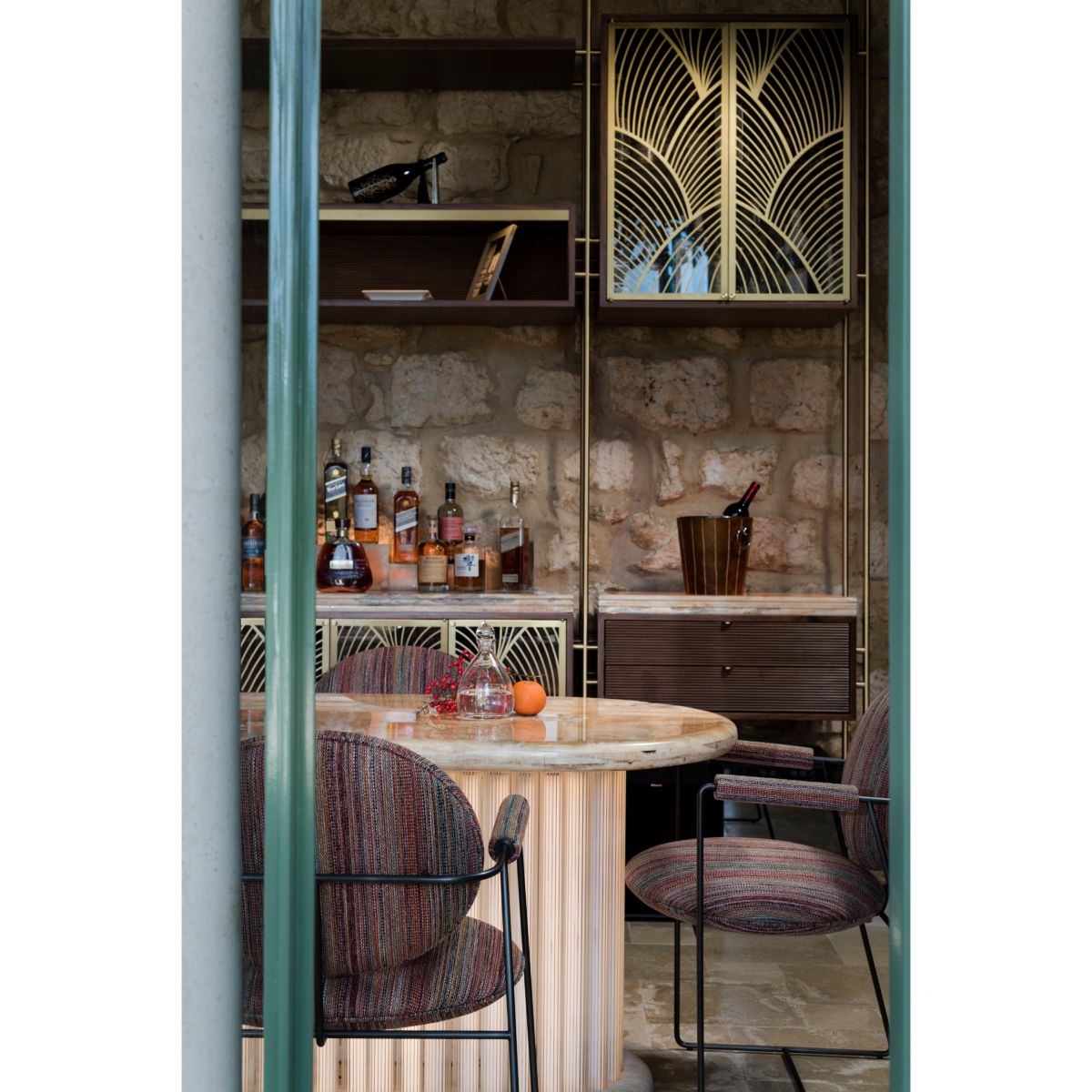 WINE LOUNGE - STUDIO MANDA